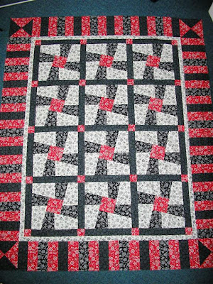 Welsh Quilter: Twisted Sister quilt.