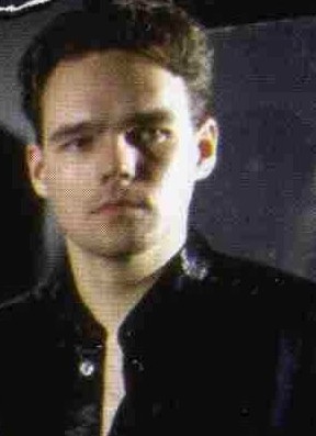 AOR WATCHTOWER: HARRY HESS CHEGA AMANHÃ NA AORWATCHTOWER