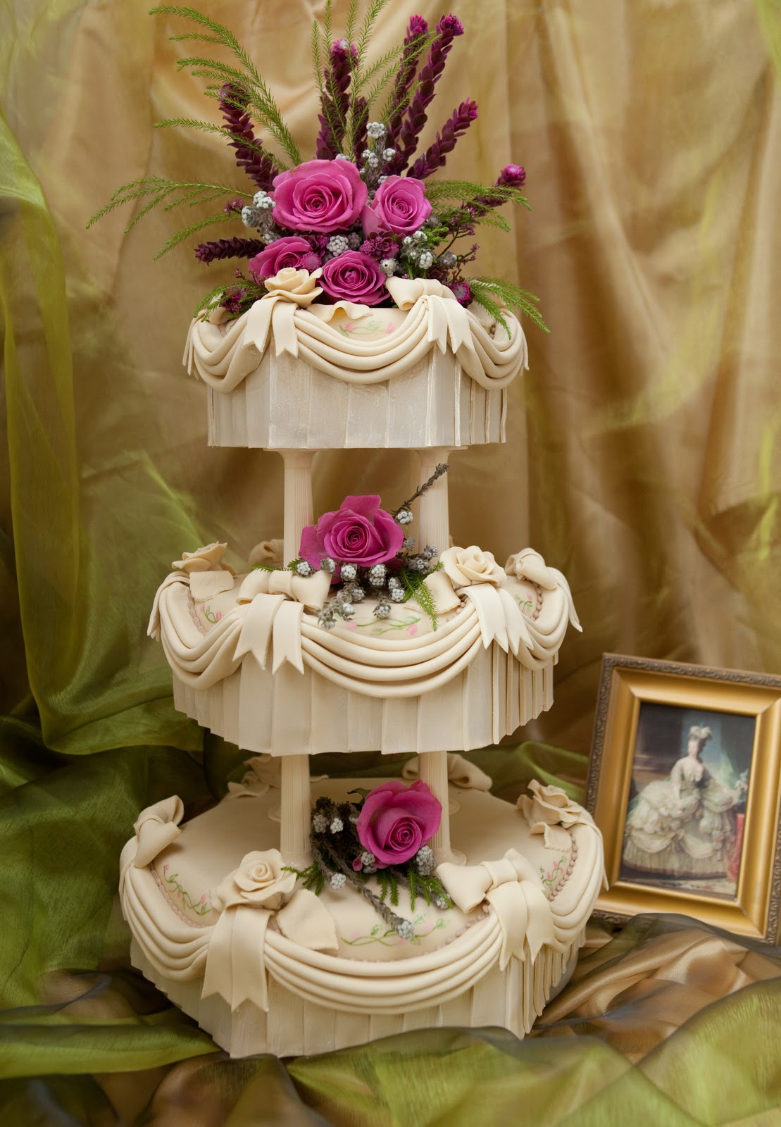 Boo Lee Scrumptious Bespoke Cake Design: Cake Designs