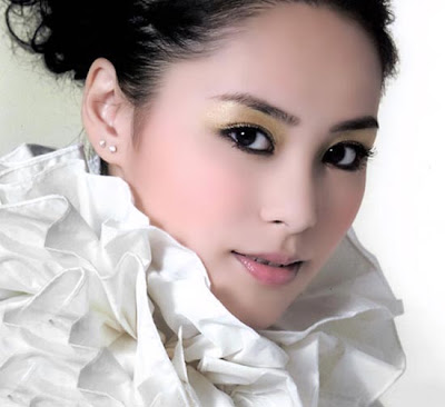 Hong Kong Famous Idol Gillian Chung Yan Tung | acroholic