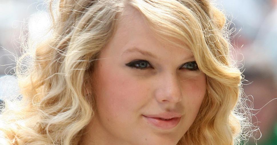 Ninety Nine Celeb: Taylor Swift Beautiful Eyes