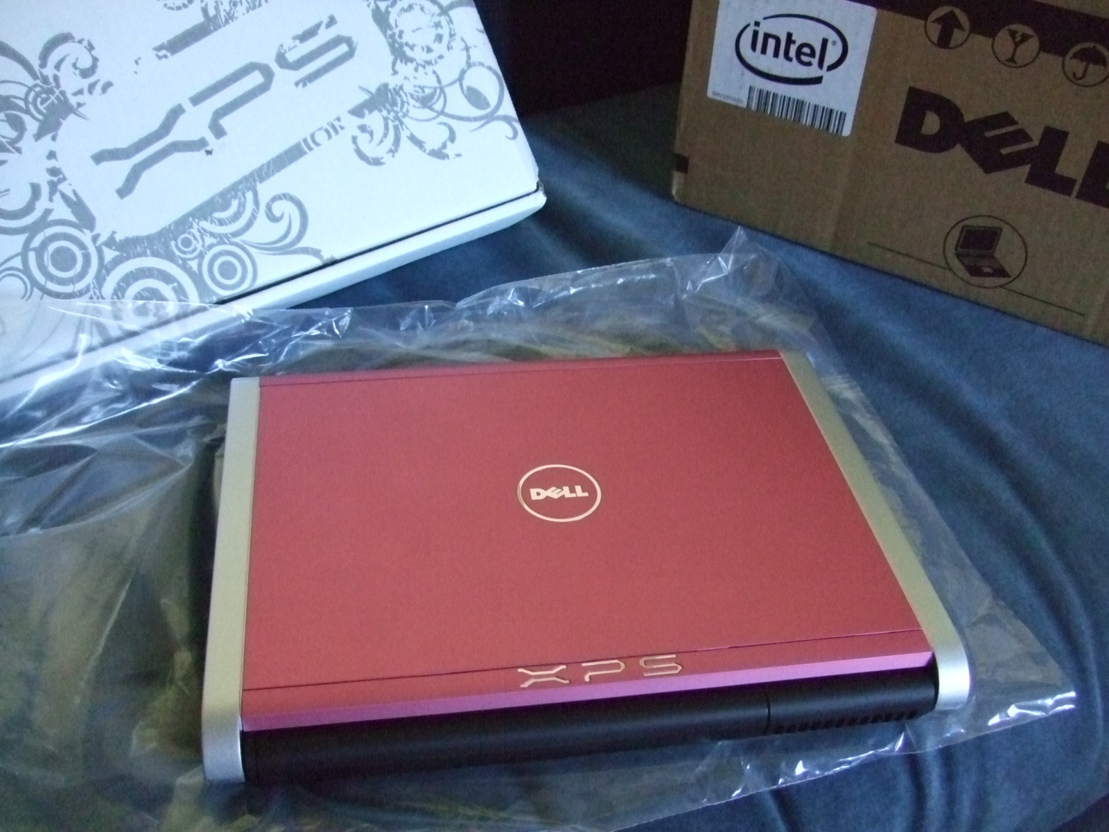 Platinum Laptops: Reviews, Photos, Information: Dell XPS M1330 ...