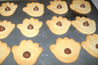 Mama Bear's Book Nook: The Kissing Hand Cookies