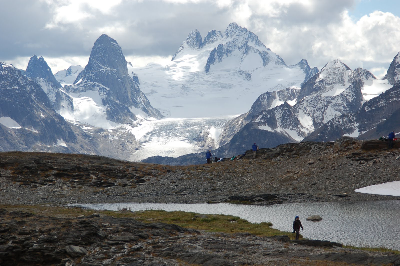 PAINTING COLOR AND LIGHT: Heli-Painting in the Bugaboos with Robert Genn