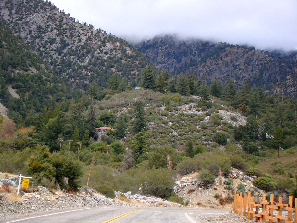 Geotripper: The Other California: Hemming and Hawing on the Hogback