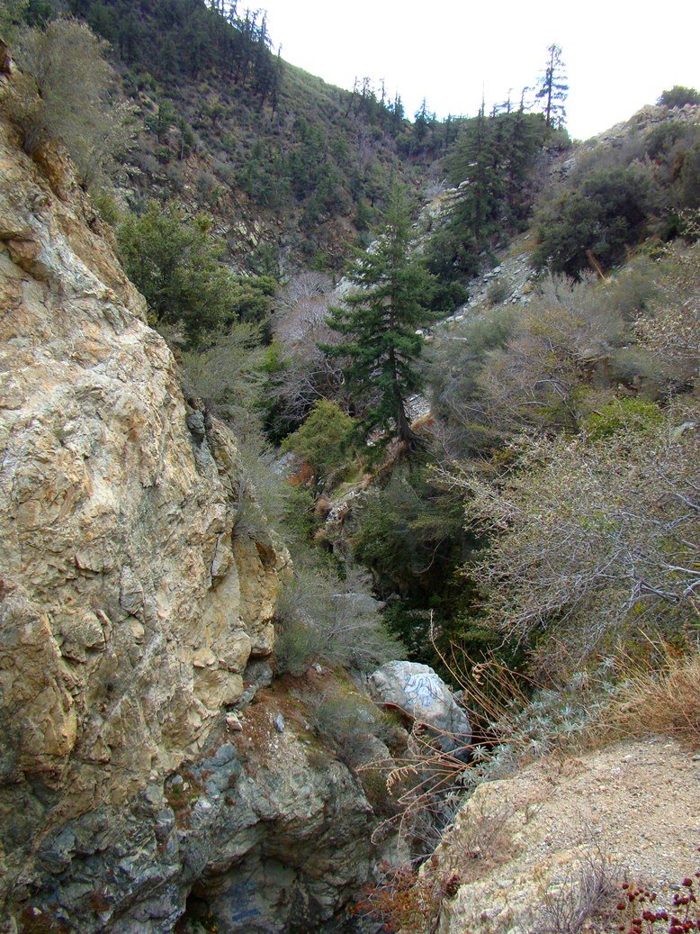 Geotripper: The Other California: Hemming and Hawing on the Hogback