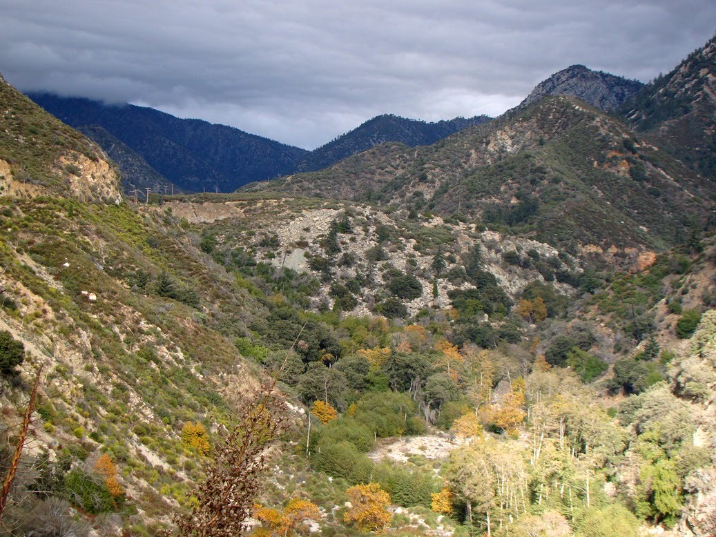 Geotripper: The Other California: Hemming and Hawing on the Hogback