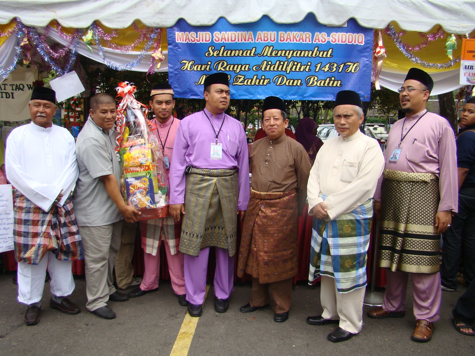 Masjid Saidina Abu Bakar As Siddiq, Bangsar.: Jamuan Idulfitri Pusat ...