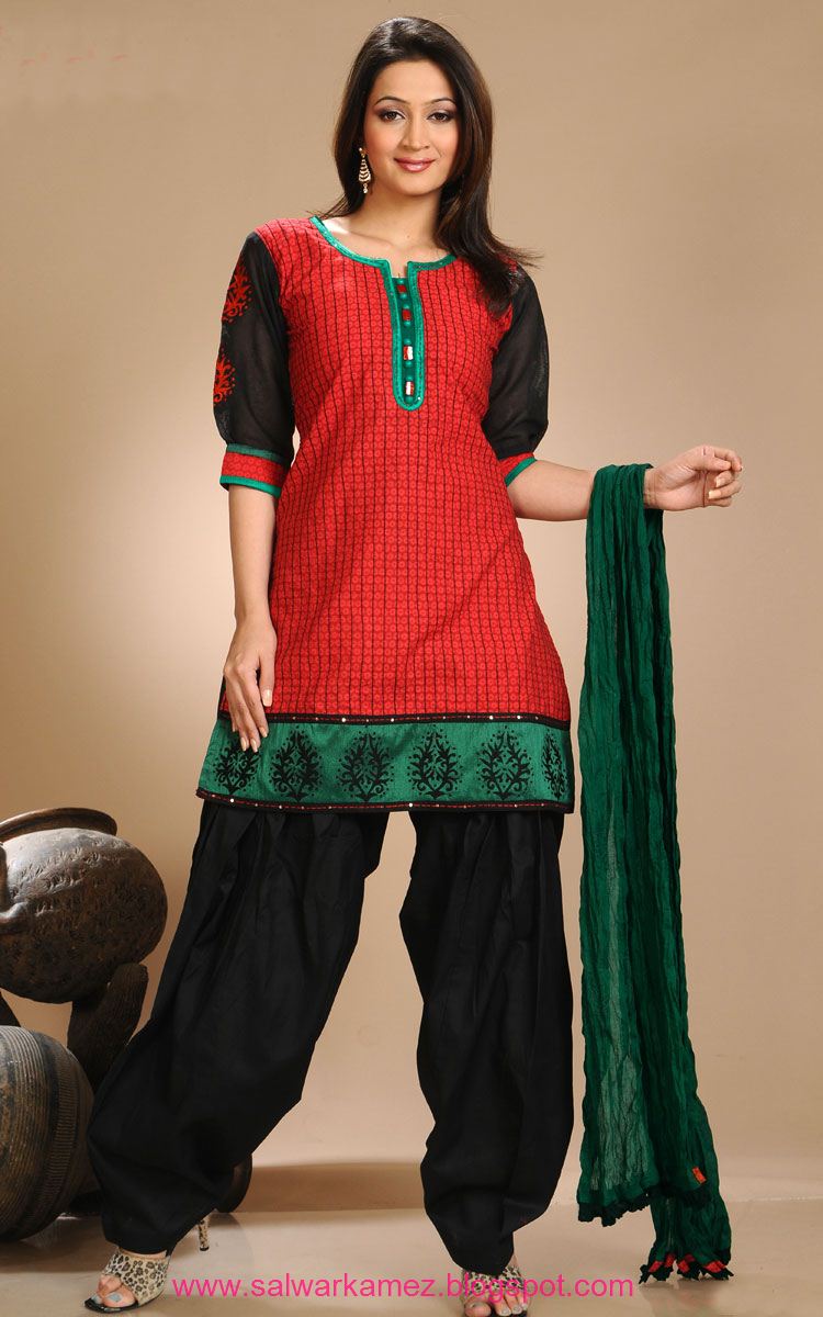 Salwar Kameez: Pakistani Models Wearing Latest Salwar Kameez Desings
