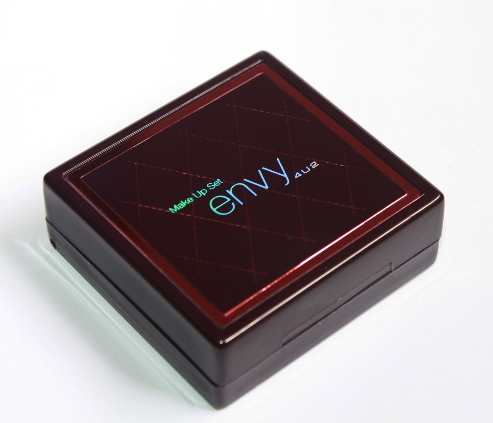 4U2 Envy Makeup Set | The Beauty Bin