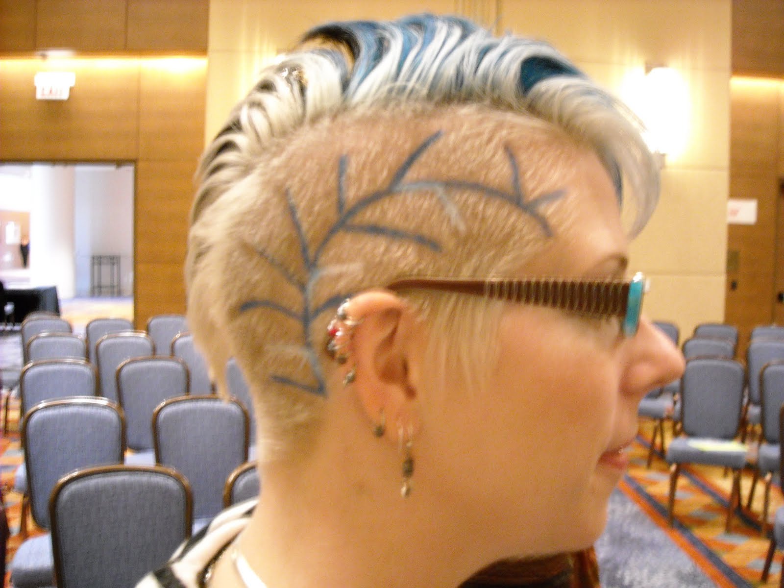 Andis Company: More hair graphics fun