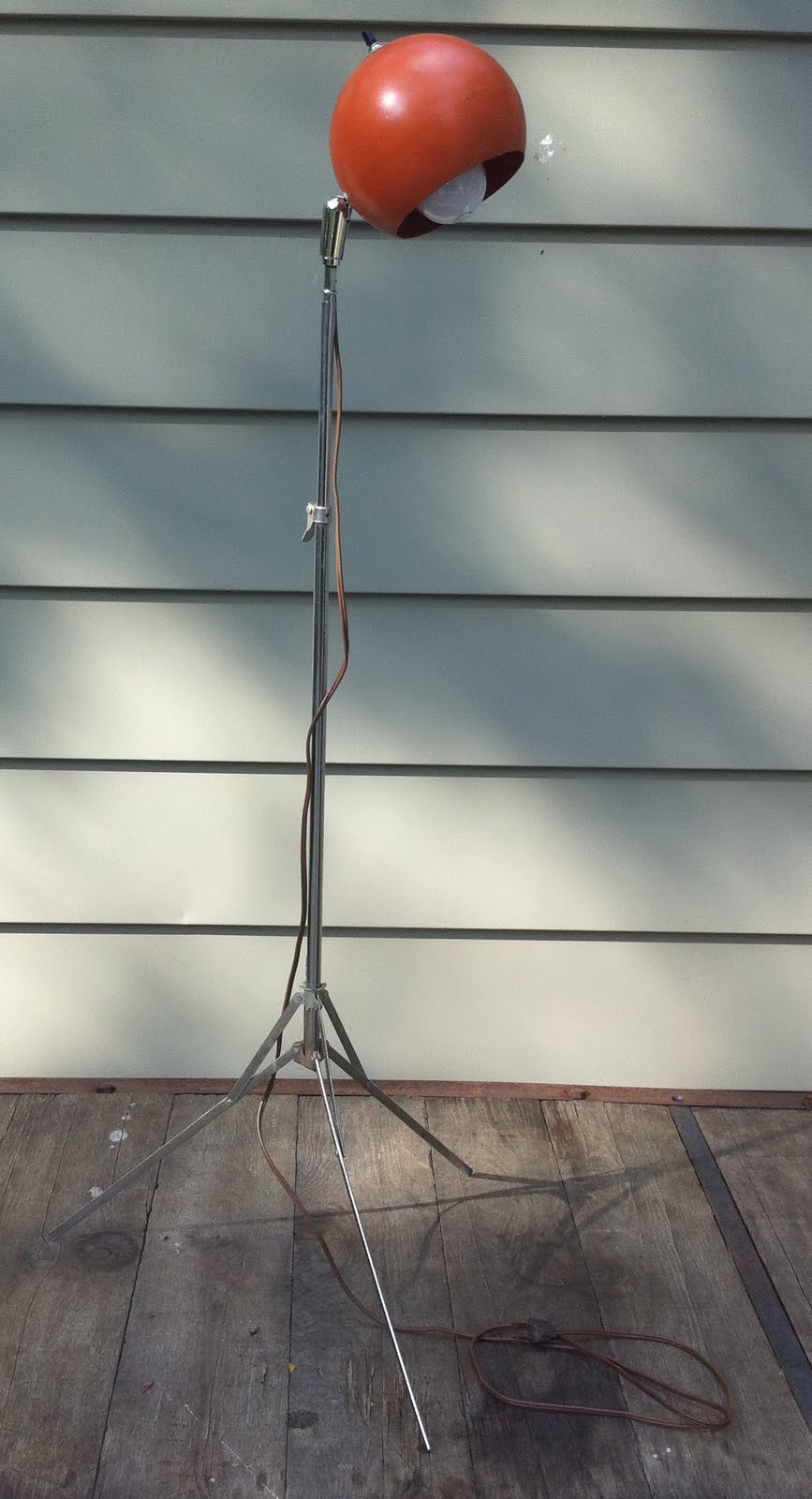 FarmFreshKC: ORB LIGHT w/TRIPOD STAND - SOLD