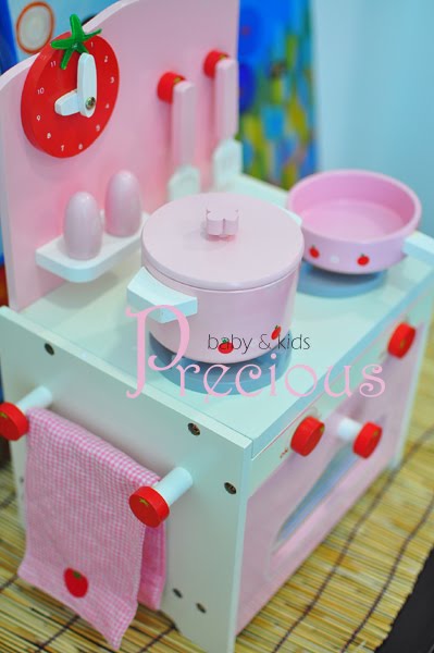 precious: Pink Wooden Kitchen Set