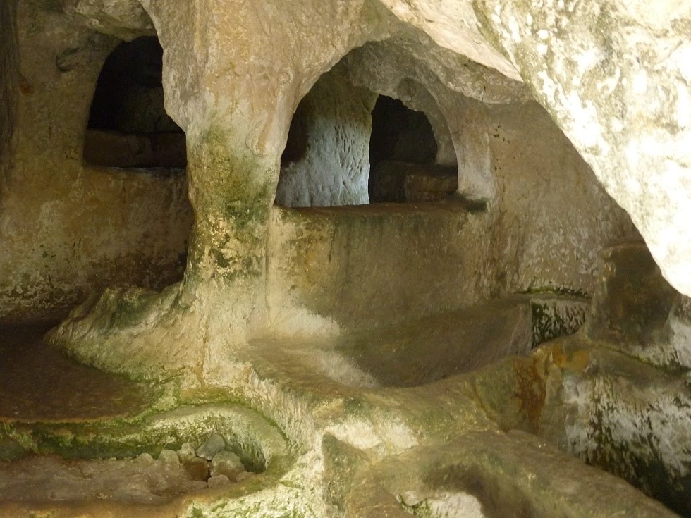 Ancient Cave Homes in Palazzolo - Living in Sicily