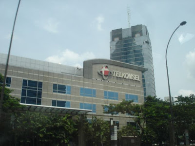 Photo | Foto - Diverse Scenes: Telkomsel Office - Kuningan
