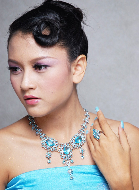 azza: Myanmar Pretty Model Girl, Khin Nang Htike