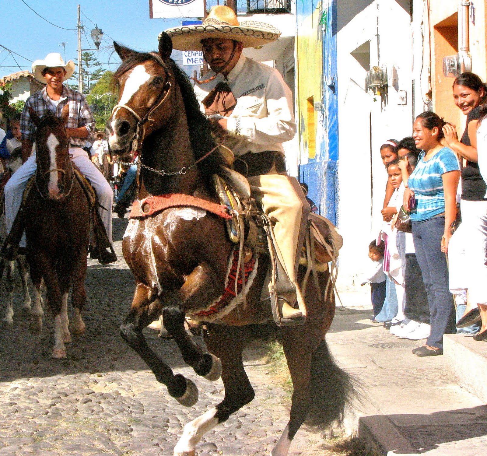 Jim & Carole's Mexico Adventure: The Mexican Revolution: Past and present