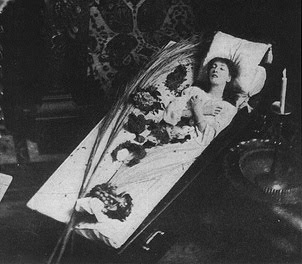 Early Post Mortem Photography: Dead Woman