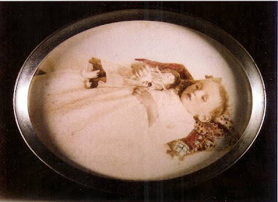 Early Post Mortem Photography: Dead Baby