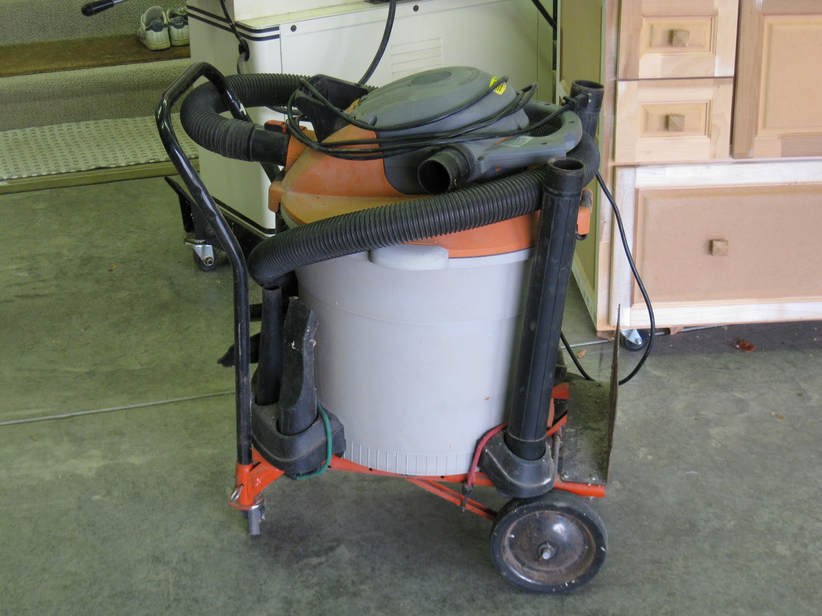 Sawdust and Filings: Shop Vac