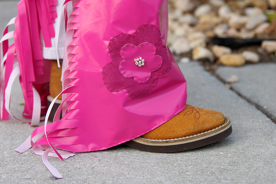 the hurricane ranch: finishing up those handmade chaps