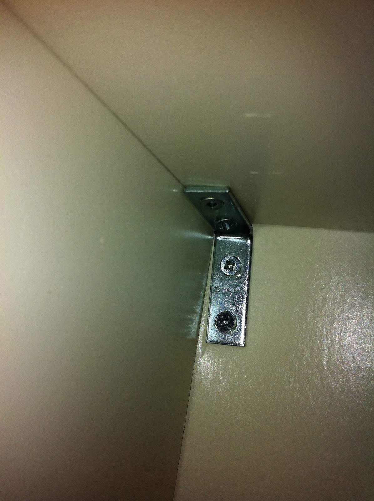 Toronto Web Designer & Developer: DIY Floating Billy Bookcase