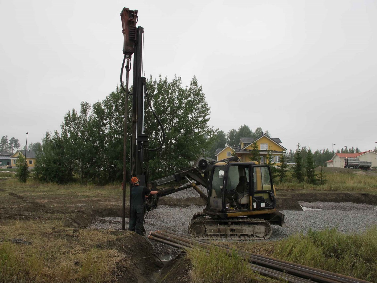 Koti Lahelaan: Lisävahvistus ja paaluja