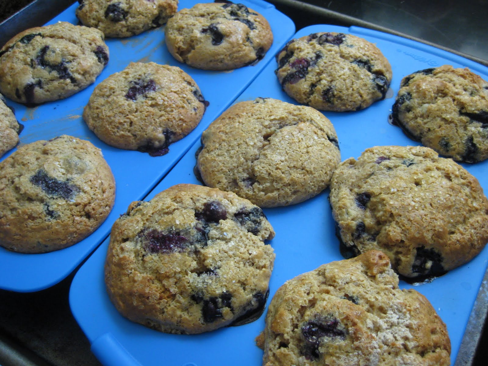 The Full Plate Blog: Cooking with Kids: Blueberry Muffins