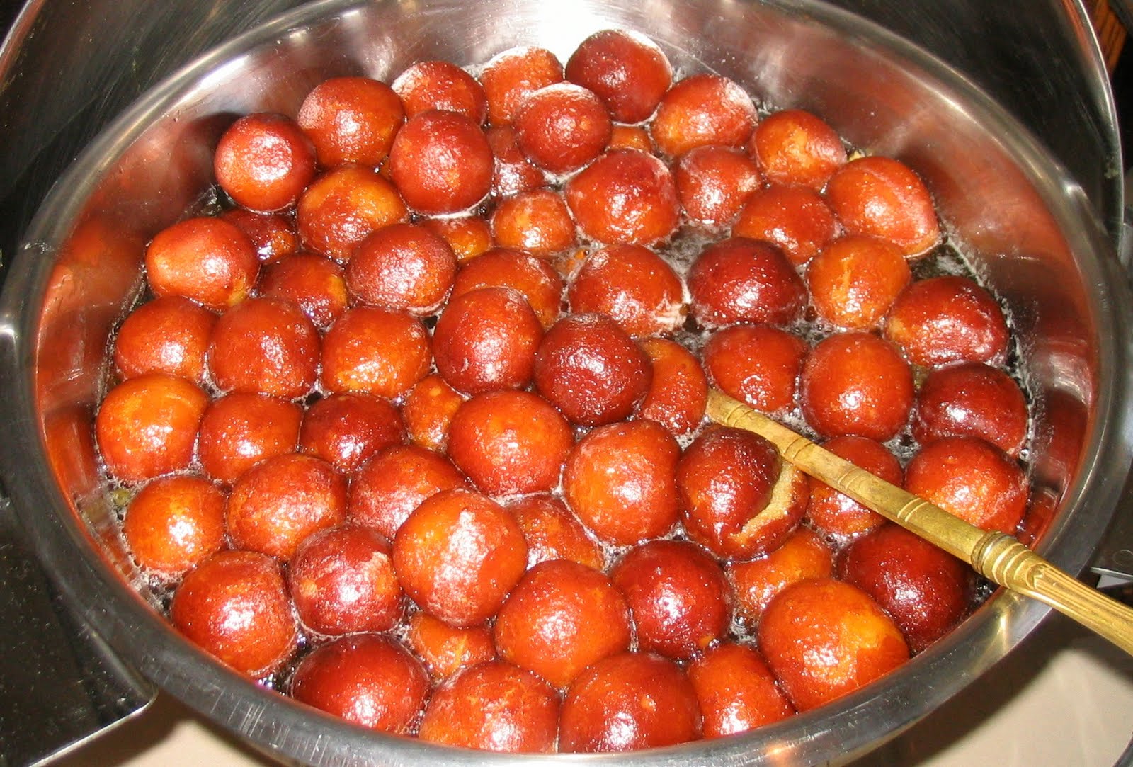 Food from all over the World: Many Gulab Jamun !!! :)
