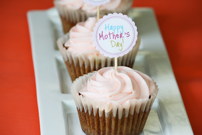 Edible Moments: Mothers Day Cupcakes and Free DIY Cupcake Toppers!