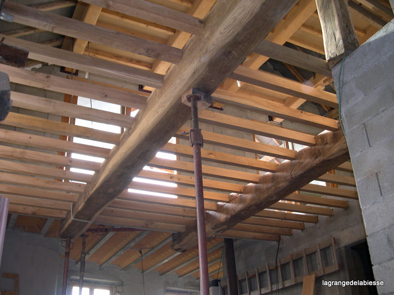 La Grange de la Biesse: Création du plancher.