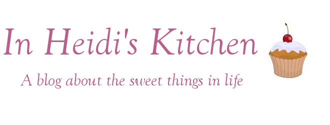 In Heidi's Kitchen: Strawberry cheesecake cupcakes...