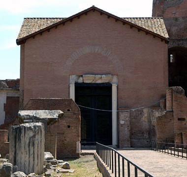 romanoimpero.com: FONTE DI GIUTURNA - LACUS IUTURNAE