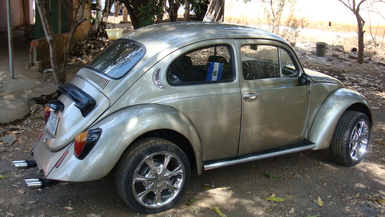 La Zona VolksWagen: El vochito que publicamos para celebrar la 3,000 ...