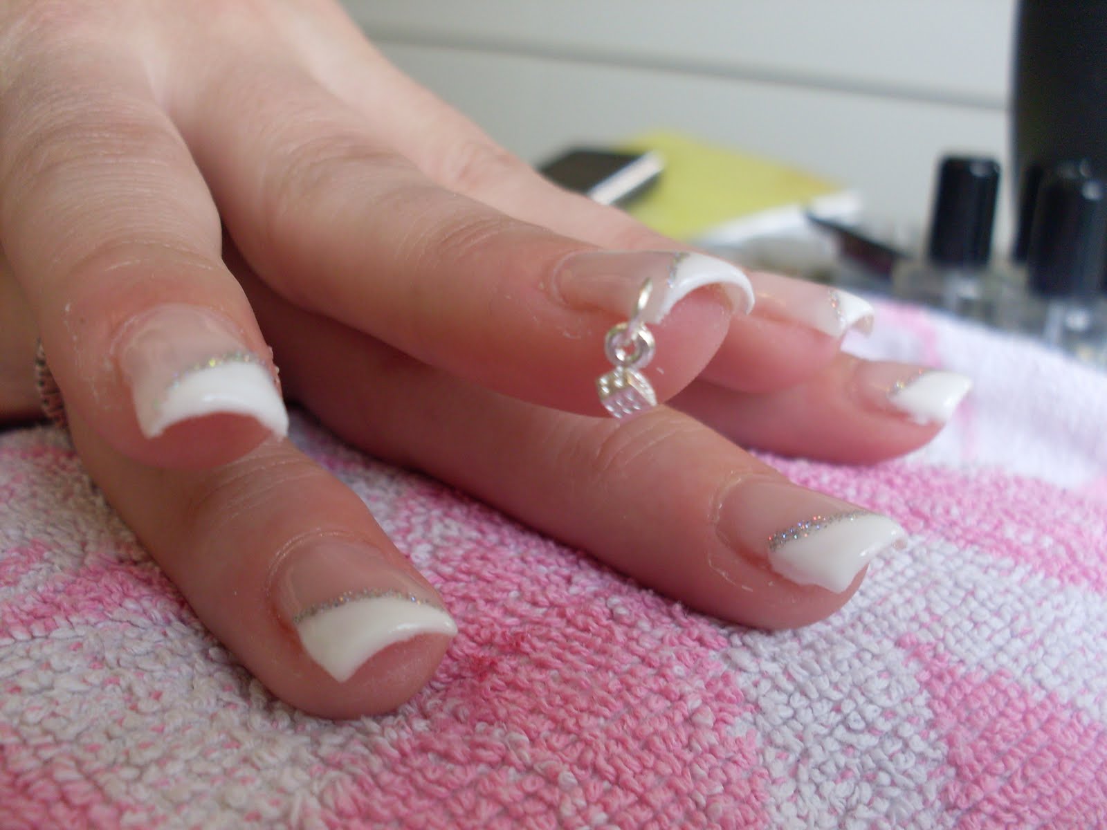 agaleao nails: Manicure espanhola com piercing!
