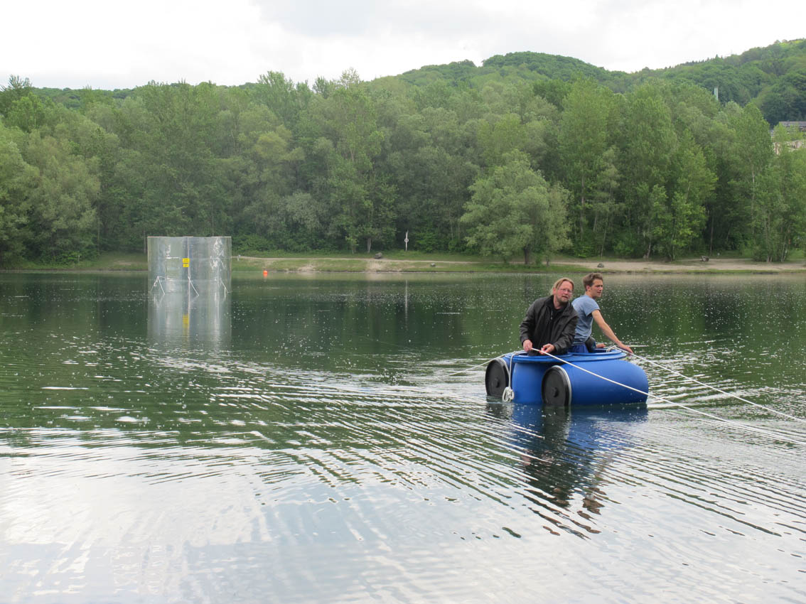 Kunstuniboot: das ding am pleschinger see