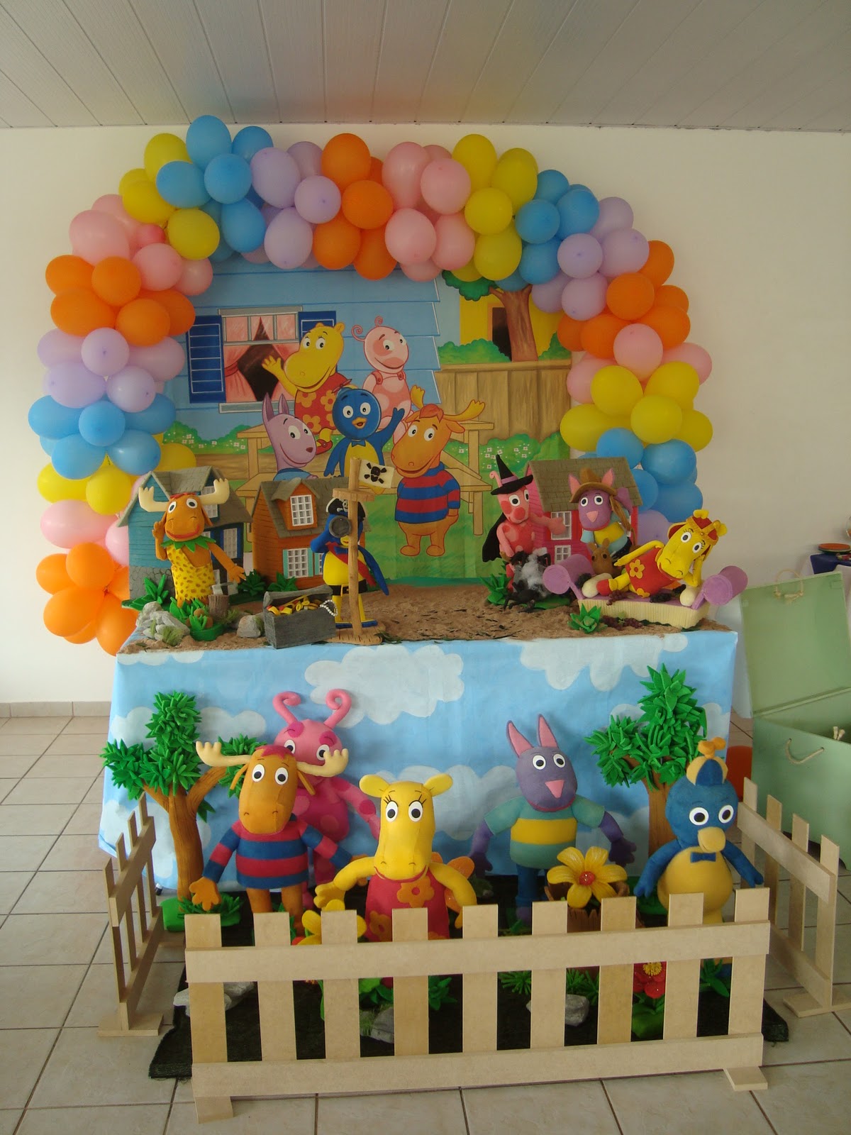 Pique Esconde Decorações