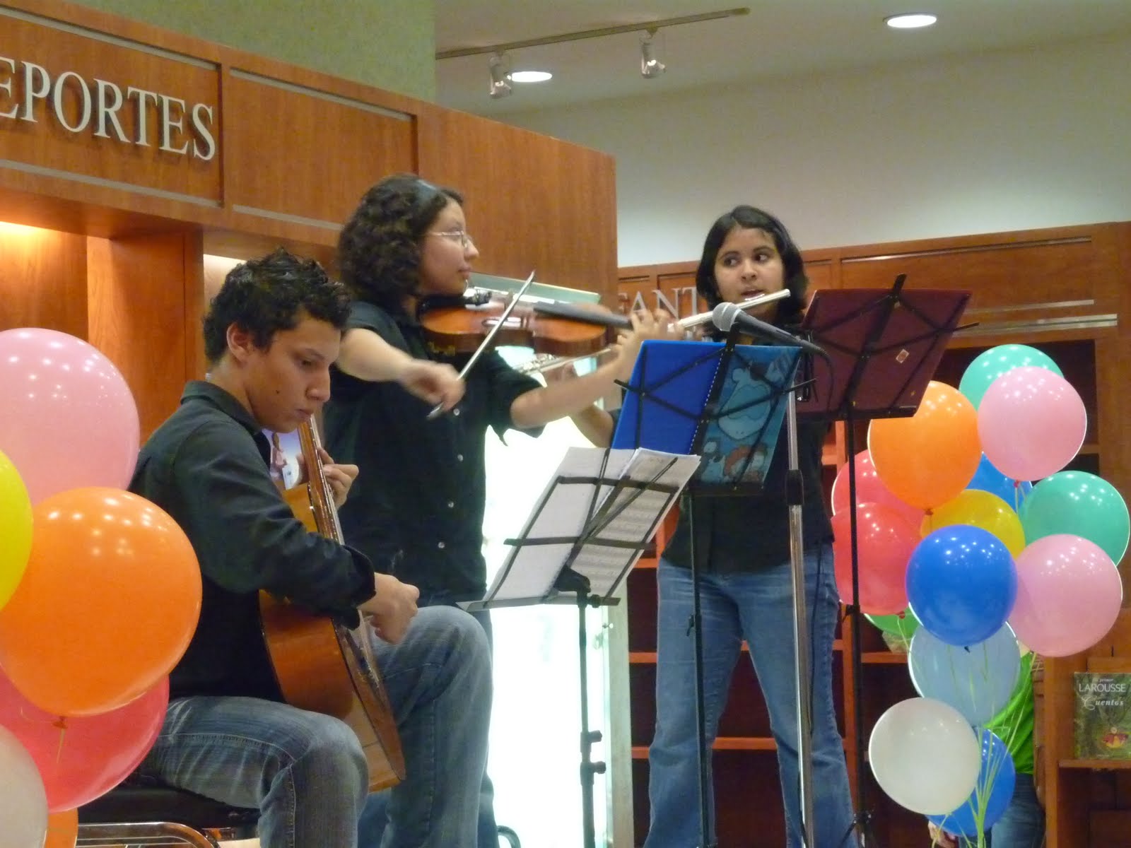 Vidarte: Fiesta musical en el centro comercial