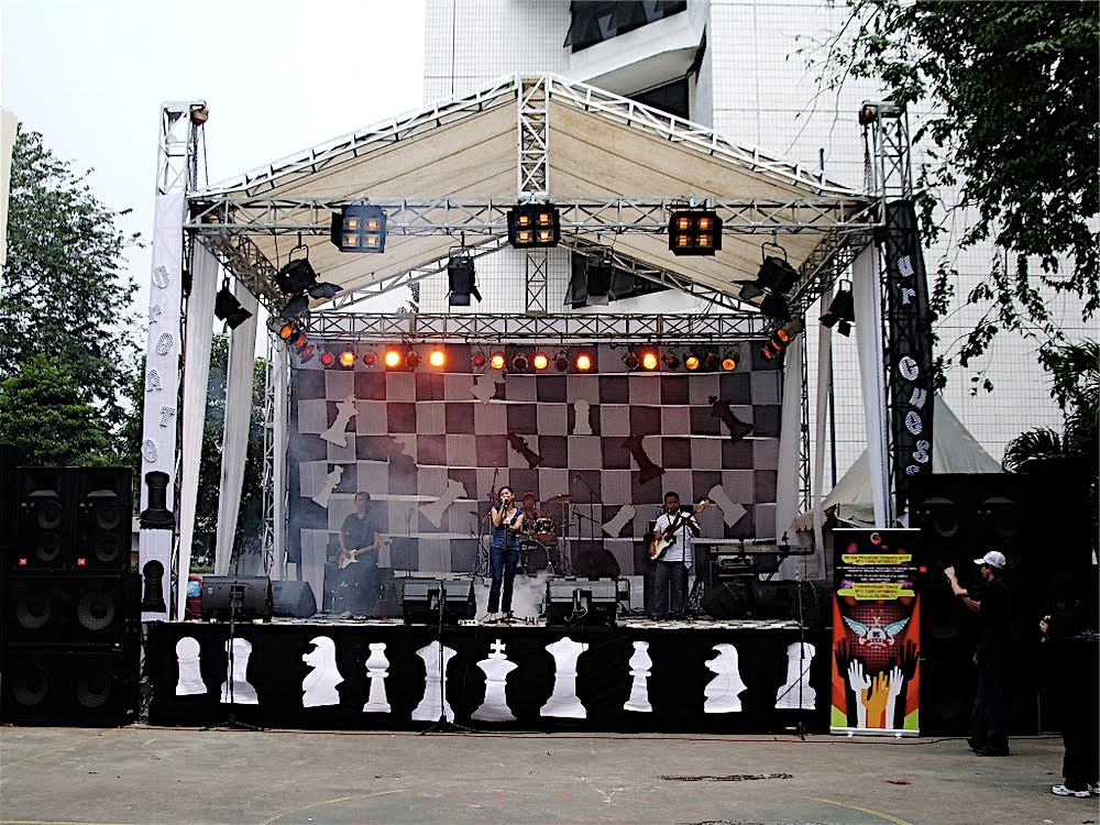 Freaks-Stage: >> Rigging (6x8) (6x9)