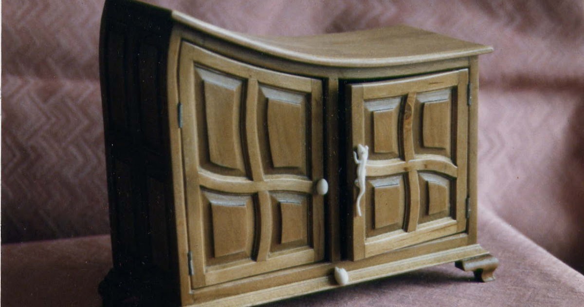 LE MONDE EN MINIATURE: LE MOBILIER