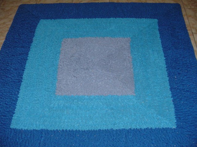 Rugs , Room Size Carpets and Decor Cushions.Teppiche und Kissen ...