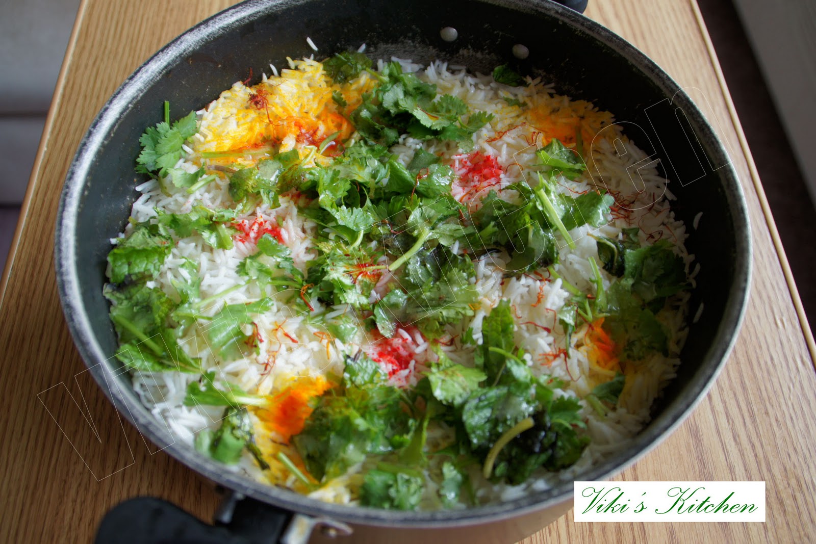 Viki 's Kitchen: Hyderabadi Chicken biryani
