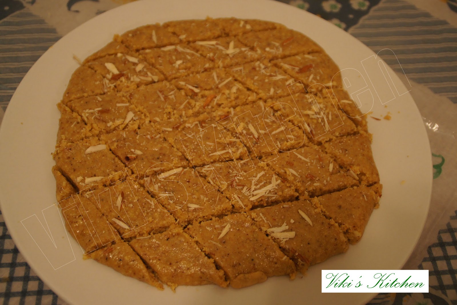 Viki 's Kitchen: Mohanthal