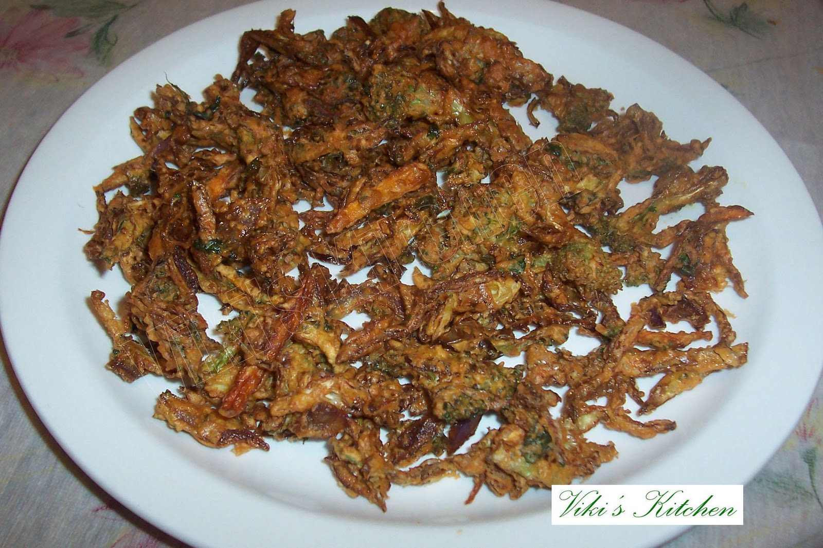 Viki 's Kitchen: Mixed vegetable pakoda