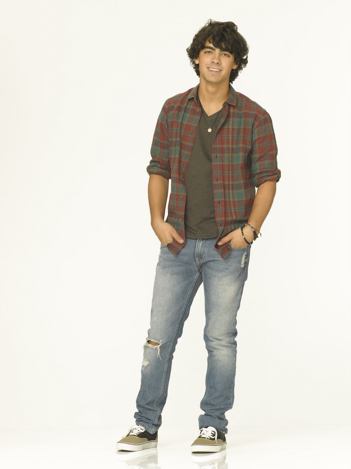 disney-Pretty: Imagenes de Shane en Camp Rock 2