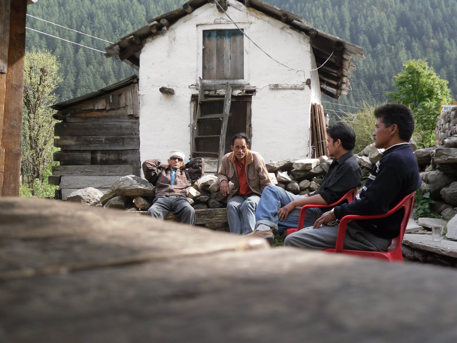 Smoke Colored Life: Day 2 in kasol, the home of malana cream, Manali.