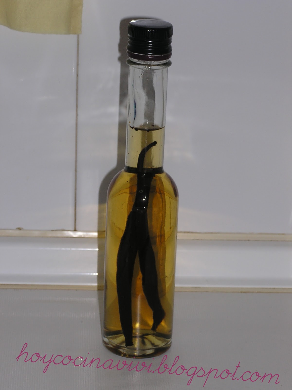 Hoy cocina Vivi: Esencia de vainilla casera