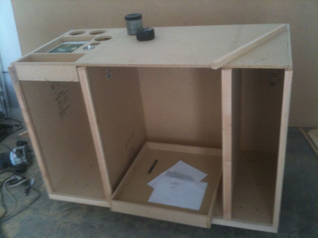 INSIDE THE ARTIST'S STUDIO: A better kind of taboret table