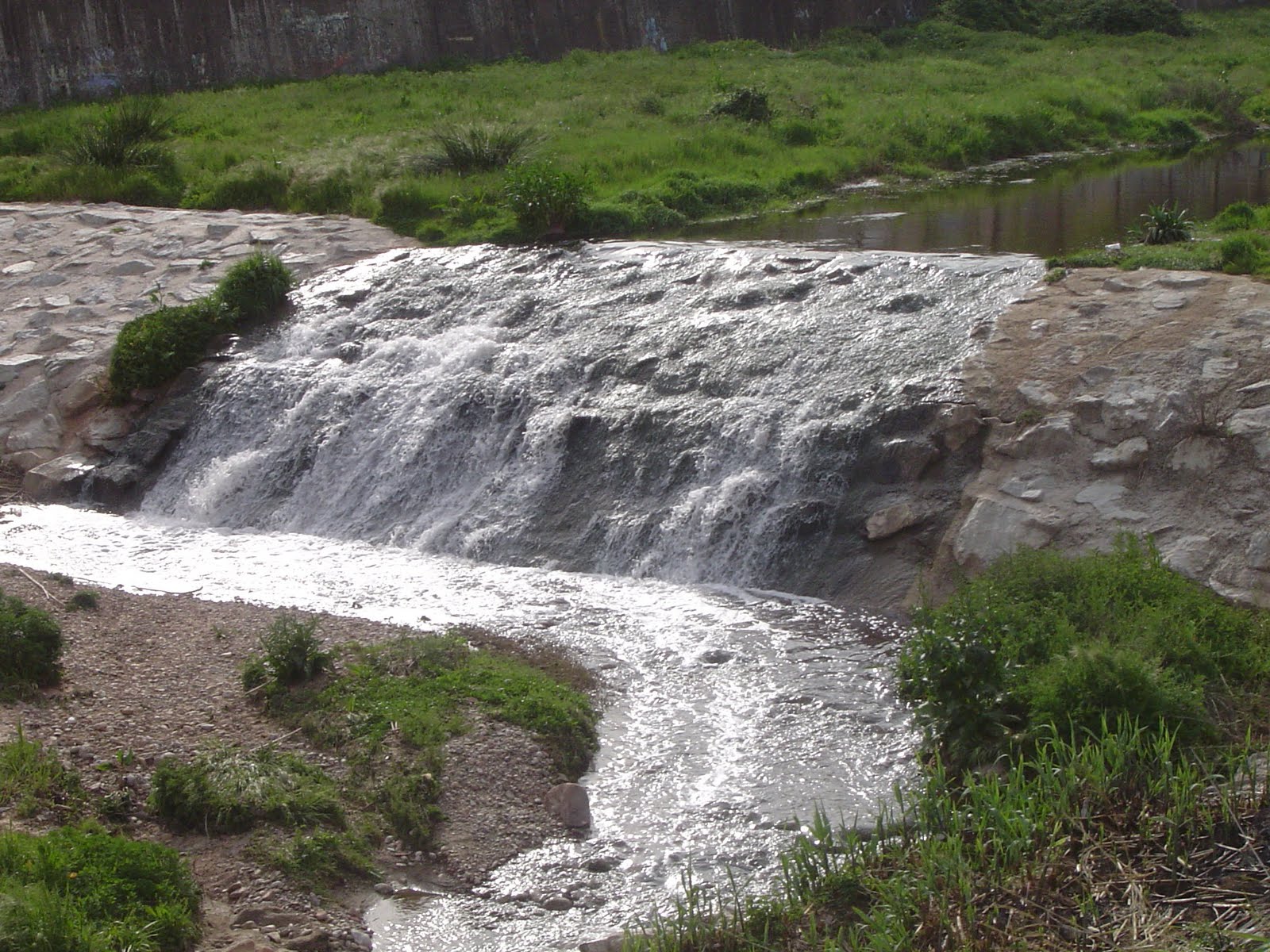 Paco y Manoli: Paseo por el Río Ripoll