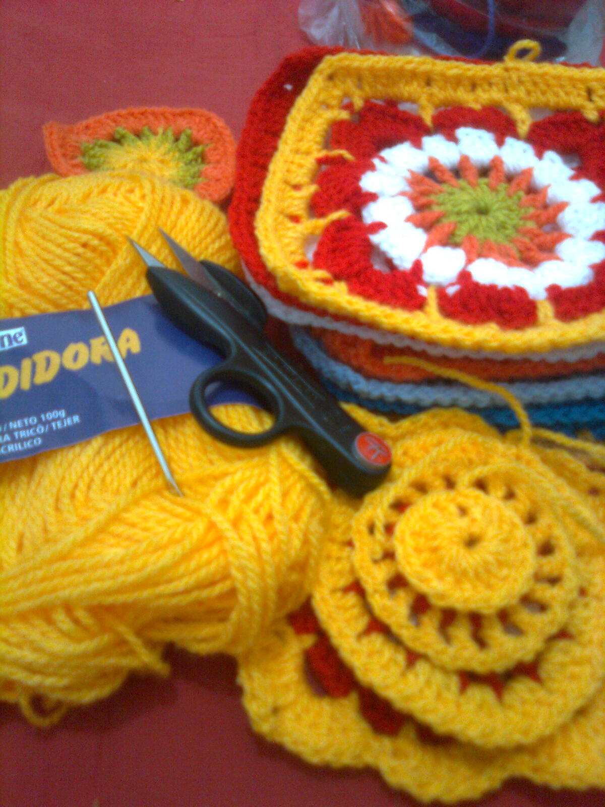 Un espacio para mi.: TEJE, QUE TE TEJE....